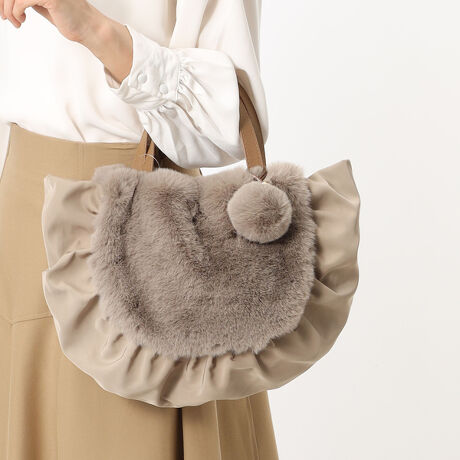 カシュカシュ cachecache / ポンポン付きエコファーラウンド型トートバッグ | カシュカシュ(cache cache) | 01-00-80150 | ファッション通販 マルイウェブチャネル