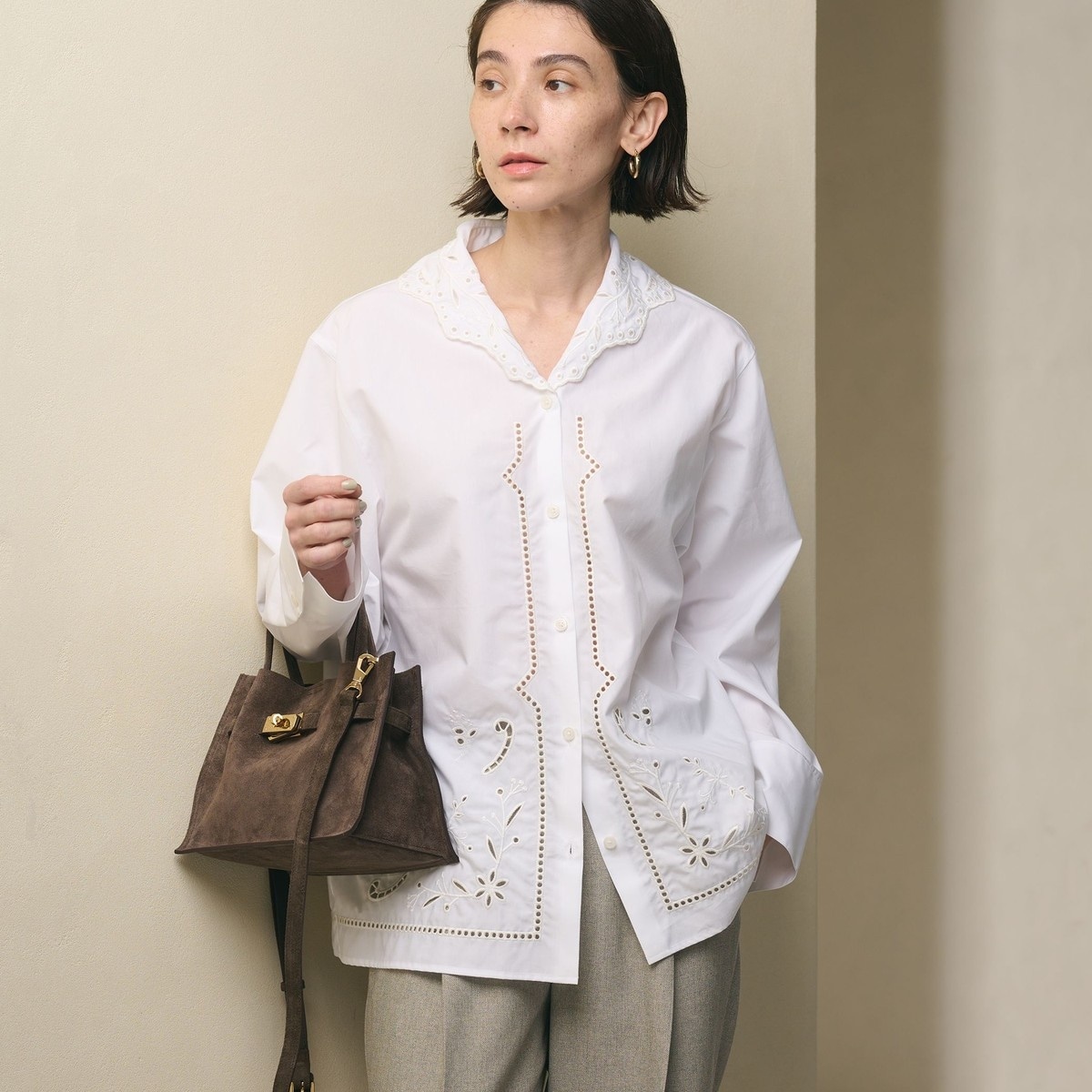 sara mallika コットンスカラップカラーブラウス | アーバンリサーチ