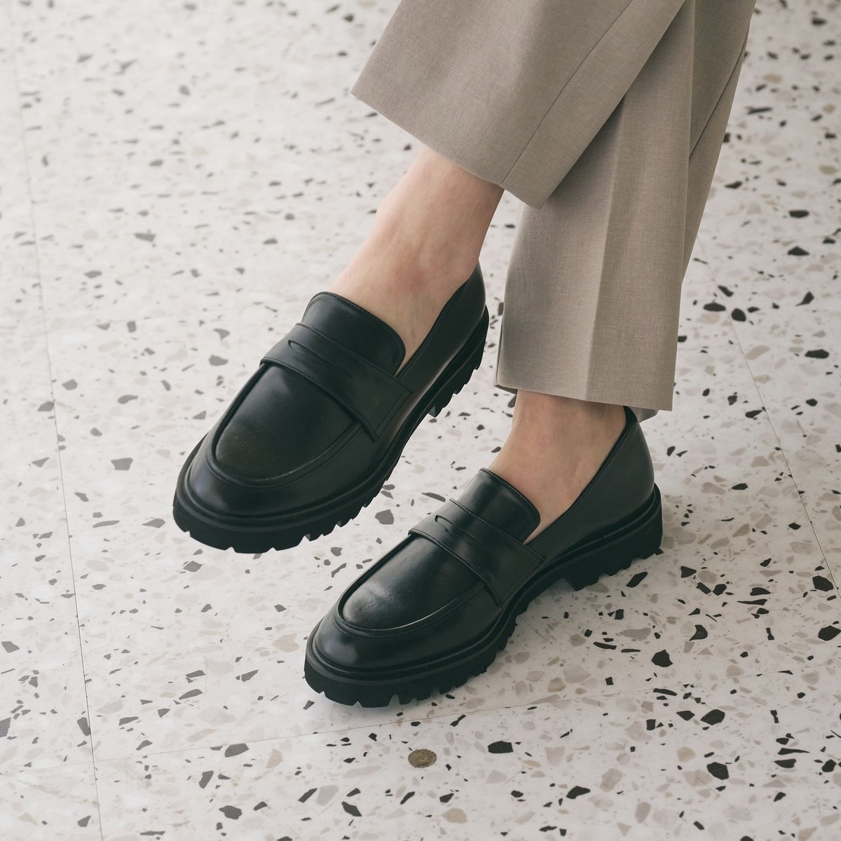 国内EXCLUSIVE】＜UGG＞アンスレー ミュール サンダル | ビューティー