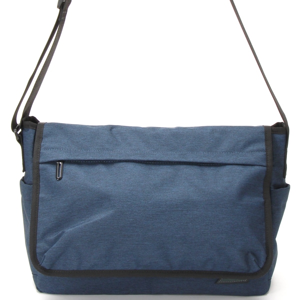 イシュタル レイトンシリーズ 軽量撥水A4ショルダーバッグ | ビーシー