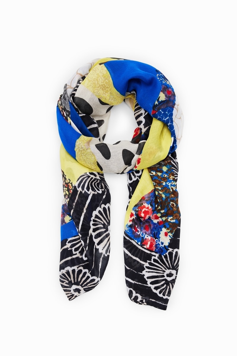 Mr. Christian Lacroixによってデザインされたスカーフ | デシグアル