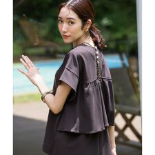 【吸湿・冷感・UVケア】ジョーゼットジャージーバックフリル Tブラウス | 組曲(KUMIKYOKU) | マルイウェブチャネル