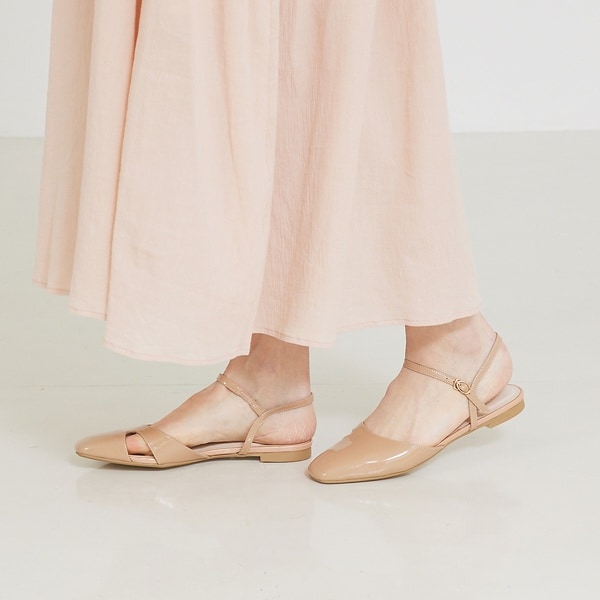 スクエアトゥ ストラップパンプス | オゥ バニスター(Au BANNISTER