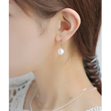 パール×オーバルラインピアス | アネモネ(ANEMONE) | Q1160002P | ファッション通販 マルイウェブチャネル