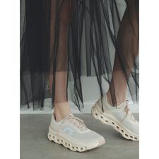 【emmi×On】Cloudmonster | エミ(emmi) | マルイウェブチャネル