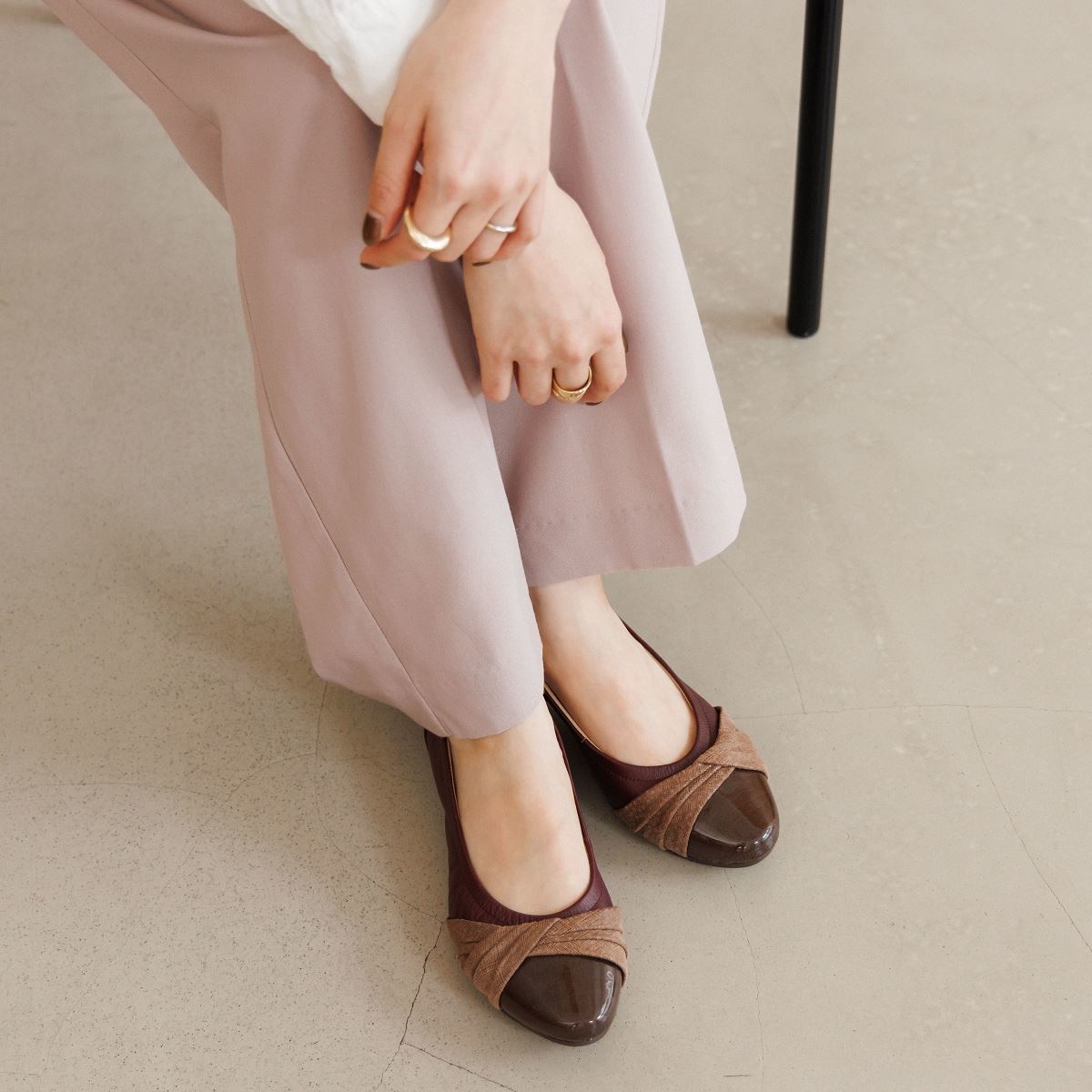 人気の走れるパンプス◇【SALE】【撥水】スクエアバックルスニーカー