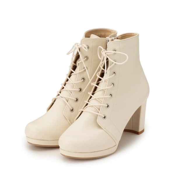 甲のシワが柔らかな印象のショートブーツ | ミッシー デ ミッシー