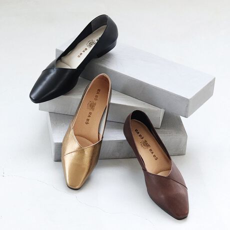 [24秋冬新色あり]Vカットパンプス | サヴァサヴァ(cavacava) | マルイウェブチャネル